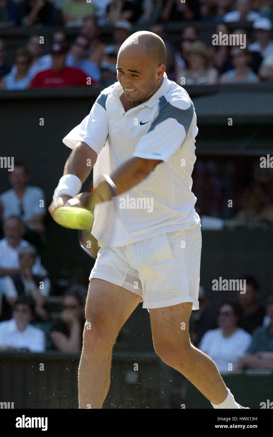 ANDRE AGASSI WIMBLEDON CHAMPIONSHIPS 26 June 2002 Stock Photo - Alamy