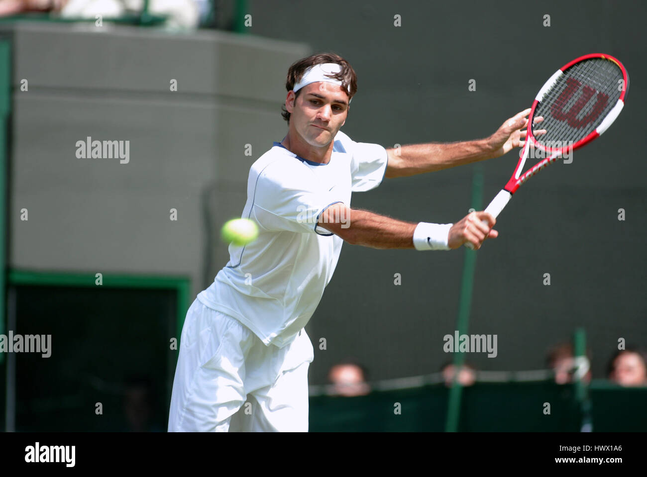 Roger federer wimbledon 2003 hi-res stock photography and images - Alamy