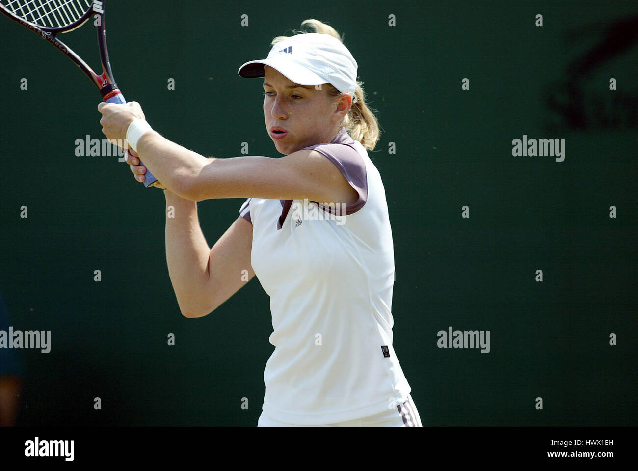 Samantha reeves hi-res stock photography and images - Alamy