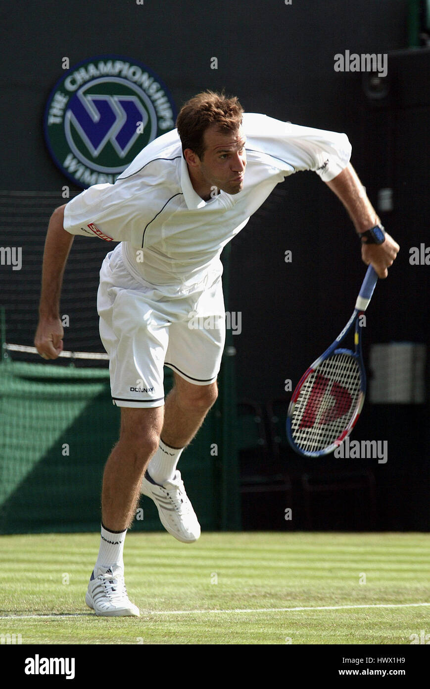 Greg rusedski serve hi-res stock photography and images - Alamy
