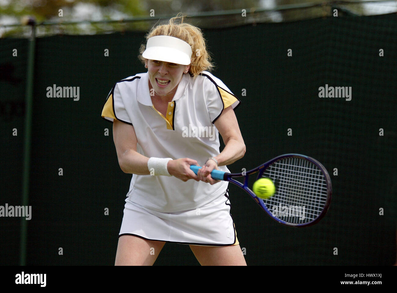 AMY FRAZIER USA WIMBLEDON LONDON ENGLAND 25 June 2003 Stock Photo - Alamy
