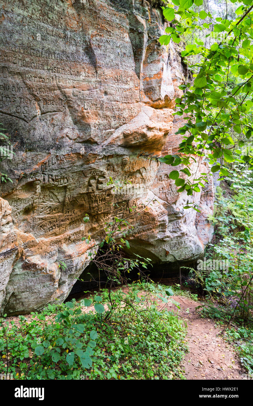 Sandstone medieval cliff cliffs hi-res stock photography and images - Alamy
