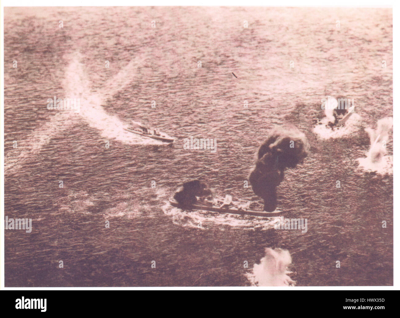 Convoy ww2 attack atlantic royal navy bombing submarine hi-res stock ...