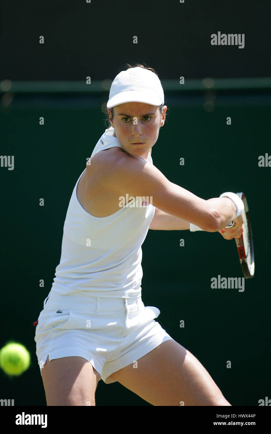 NATHALIE DECHY FRANCE WIMBLEDON 23 June 2005 Stock Photo - Alamy