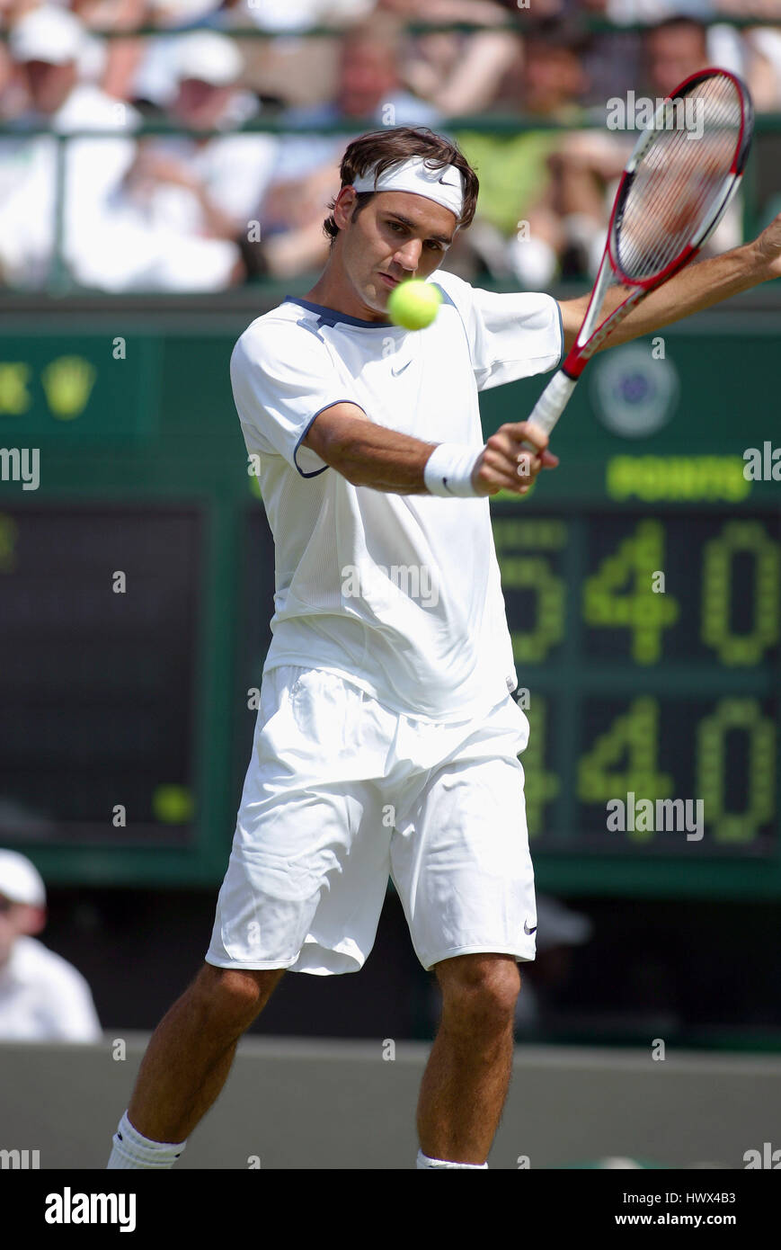 Roger federer vertical hi-res stock photography and images - Alamy