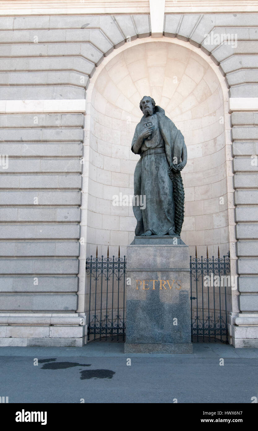 Statue of St Peter (Petrus) at the Almudena Cathedral (Santa María la ...