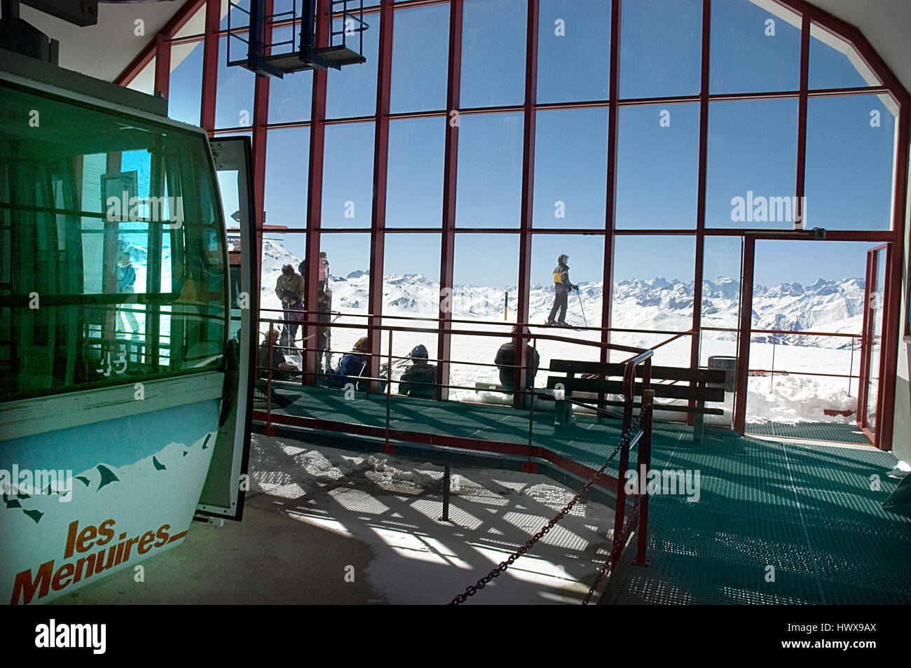 Pointe De La Masse summit cable car station Stock Photo - Alamy