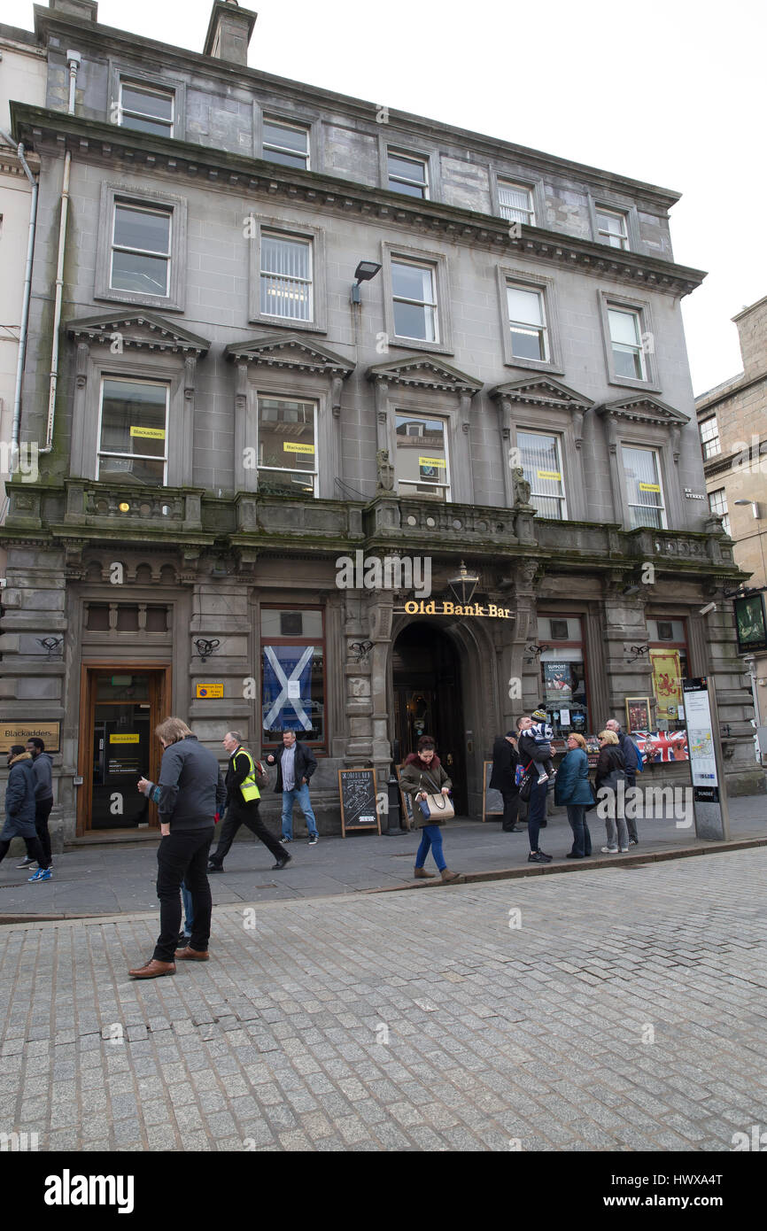 Old Bank Bar in Dundee Scotland Stock Photo - Alamy