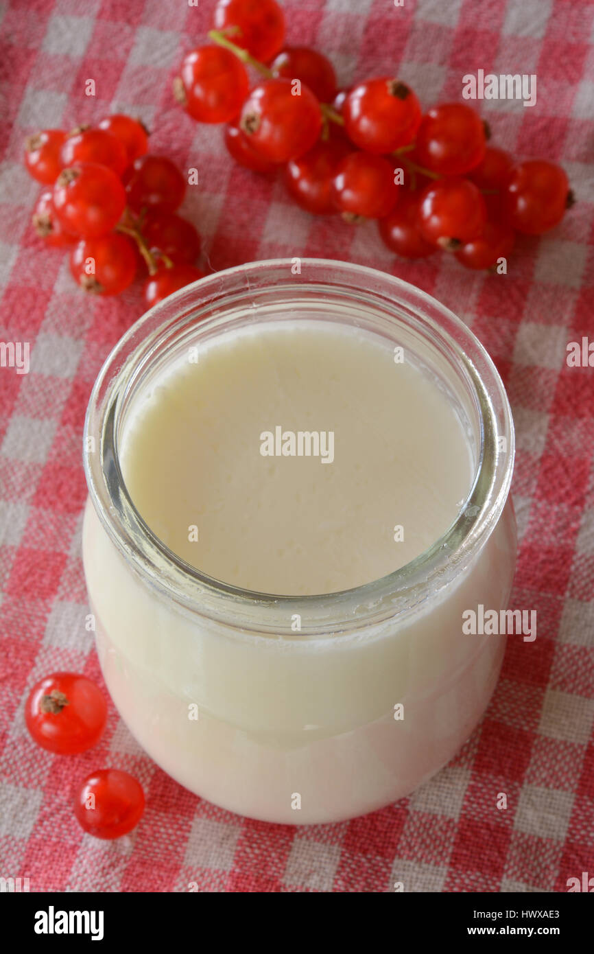 Yogurt pot hi-res stock photography and images - Alamy