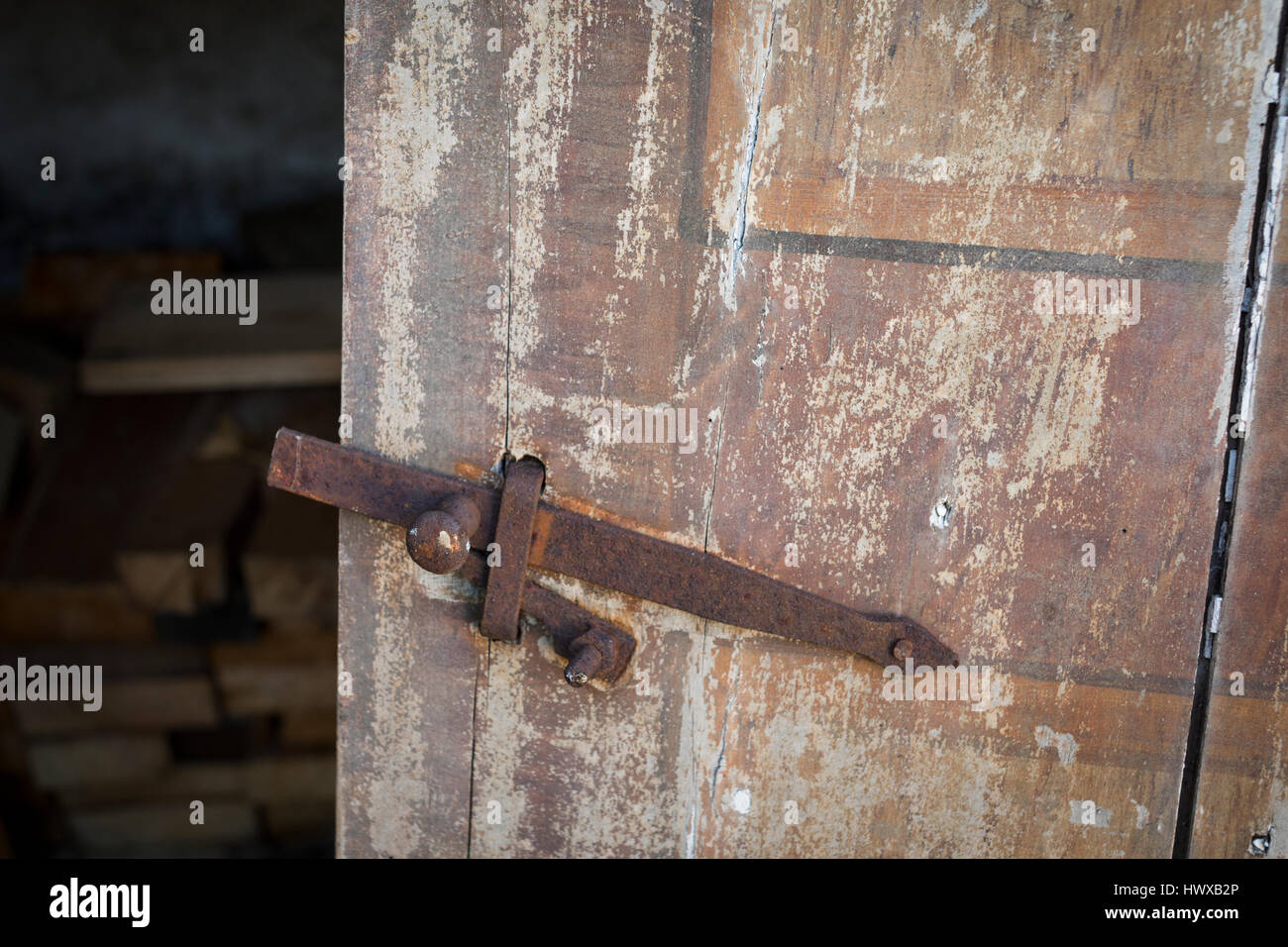 Metal door rusty corroded texture hi-res stock photography and images ...