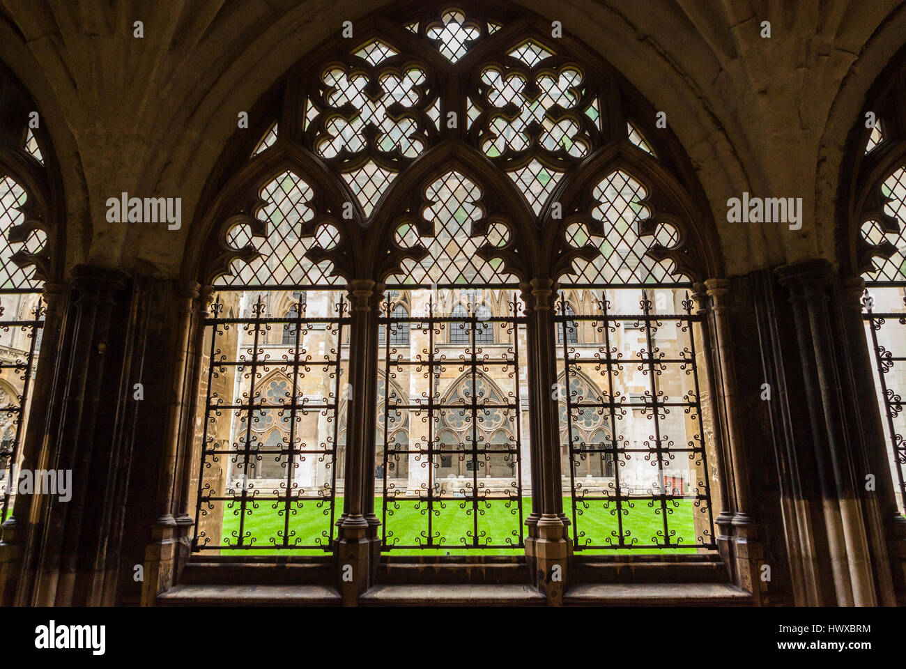 Gothic architecture interior hi-res stock photography and images - Alamy