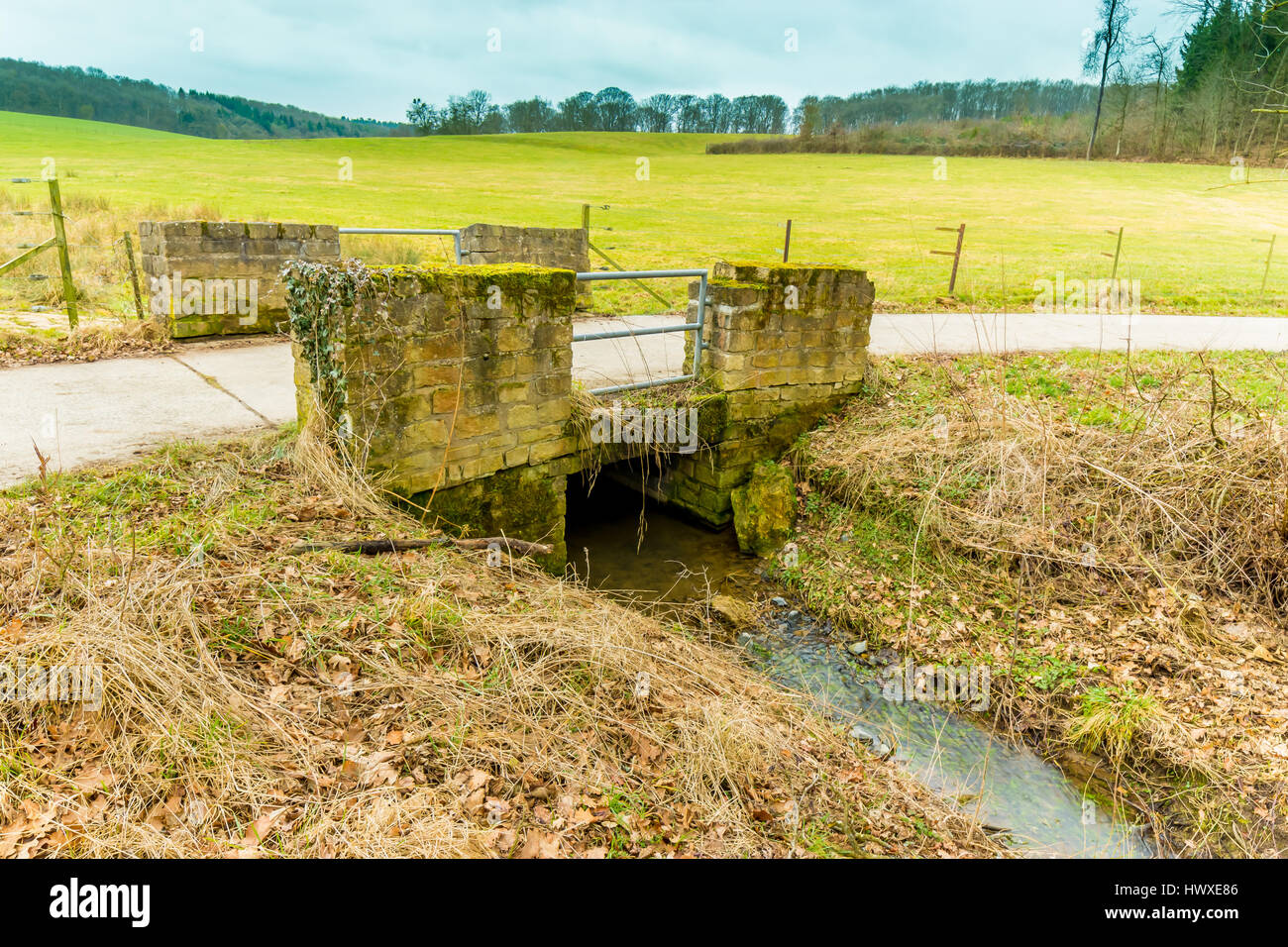 Old meadows bridge hi-res stock photography and images - Alamy