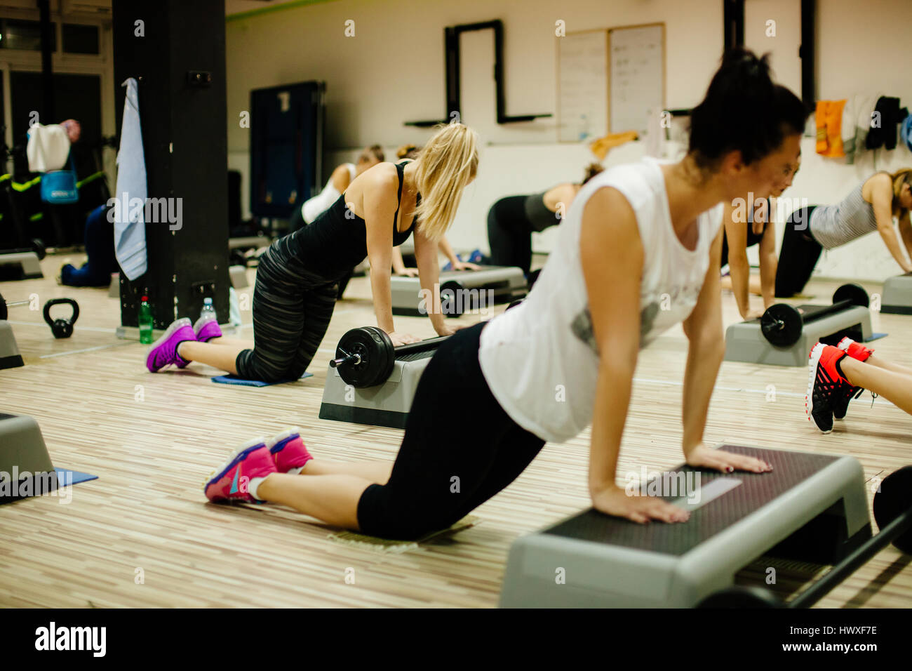 Step and Pump Fitness. Group fitness workout Stock Photo - Alamy
