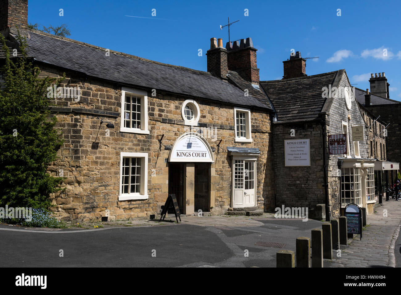 Peak District village of Bakewell Derbyshire England Stock Photo - Alamy