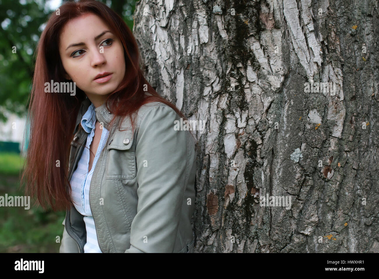 woman in tree park outdoor Stock Photo - Alamy