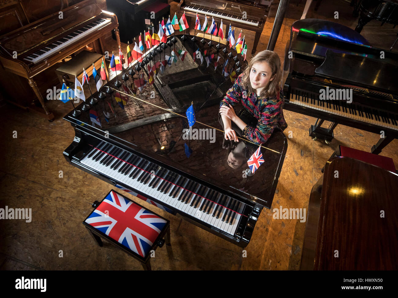 Politics pianos hi-res stock photography and images - Alamy