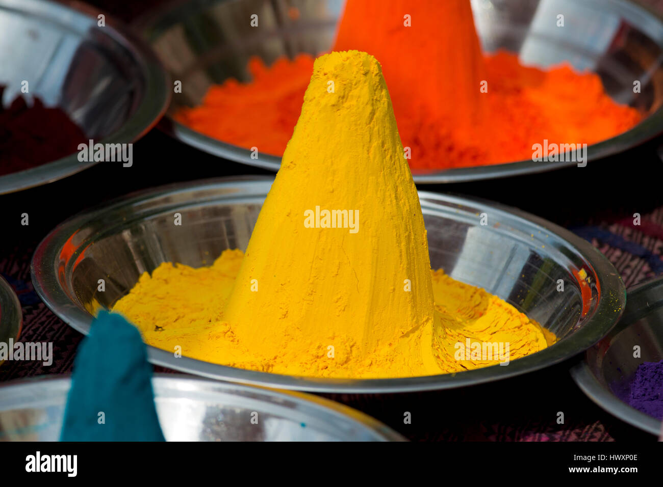 Colour powder in Orchha, India Stock Photo - Alamy