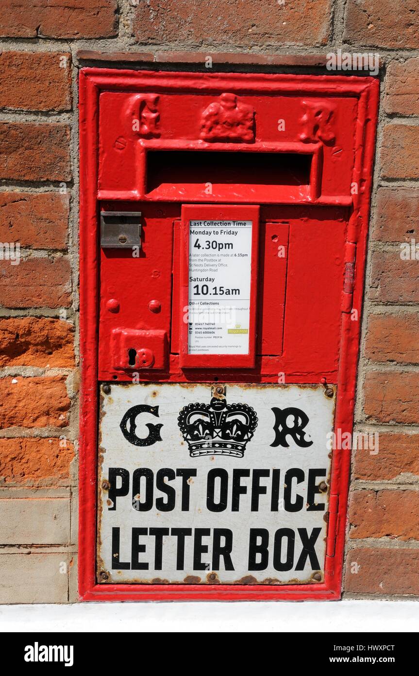 GR Post Box, High Street, Buckden, Cambridgeshire Stock Photo - Alamy