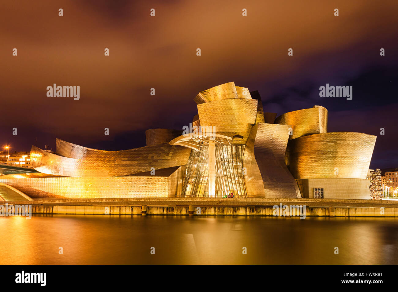 Guggenheim museum in Bilbao at night Stock Photo - Alamy
