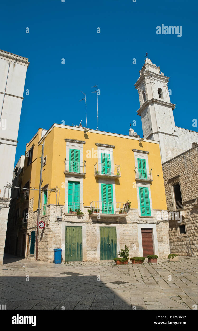 Alleyway, Molfetta. Puglia. Italy Stock Photo - Alamy