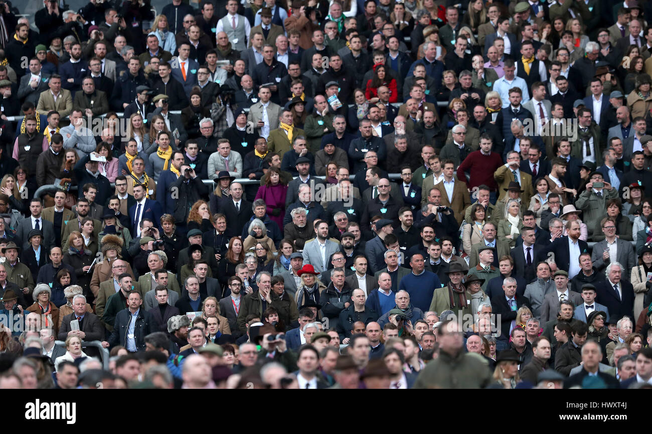 The crowd in the stands Stock Photo - Alamy
