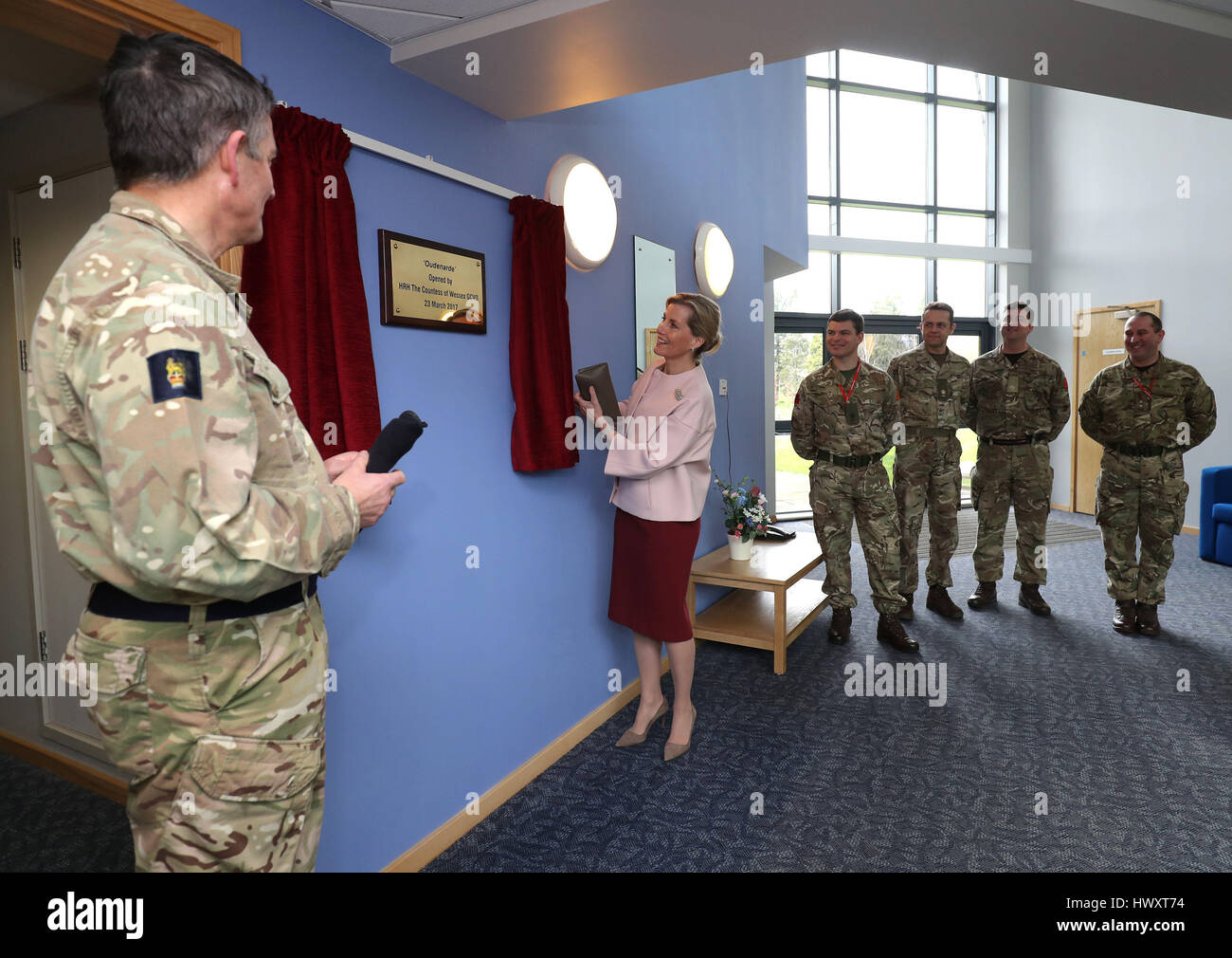 Officers open mess hi-res stock photography and images - Alamy