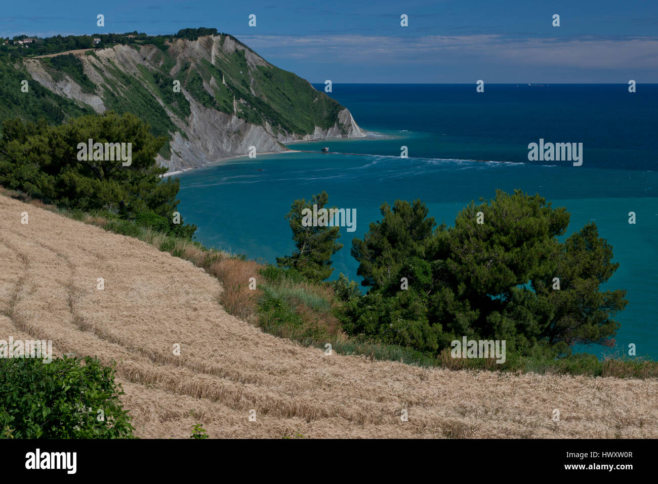 The bay of Portonovo in the Conero Riviera, Italy Stock Photo - Alamy