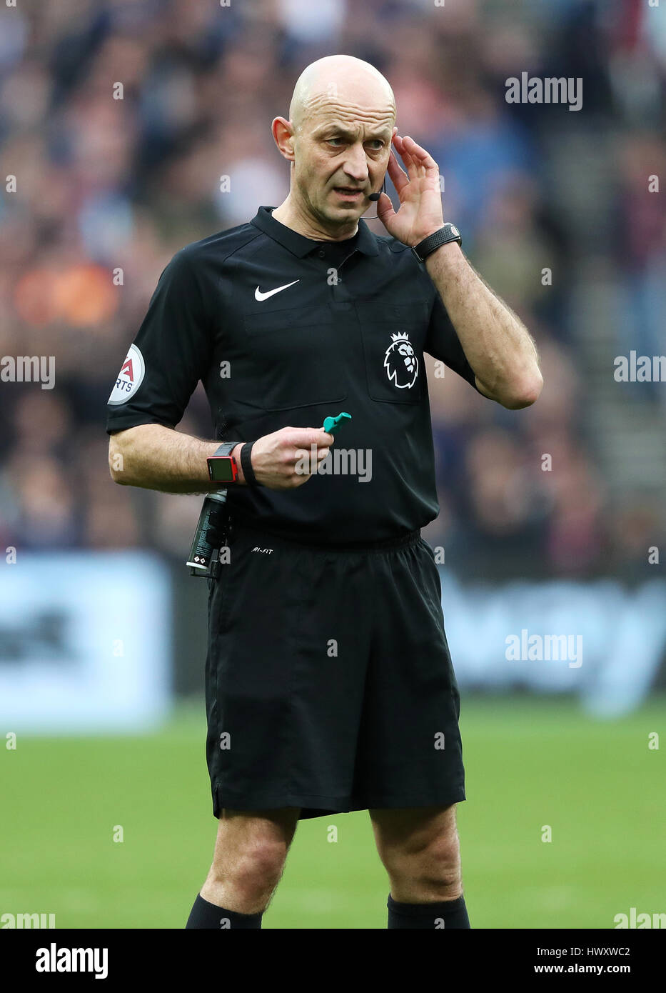 Match referee Roger East Stock Photo - Alamy