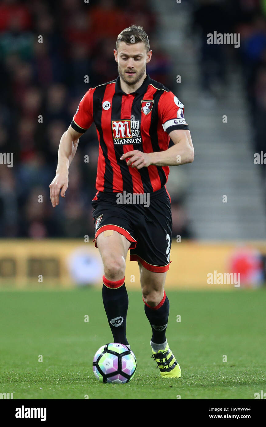 AFC Bournemouth's Simon Francis Stock Photo - Alamy