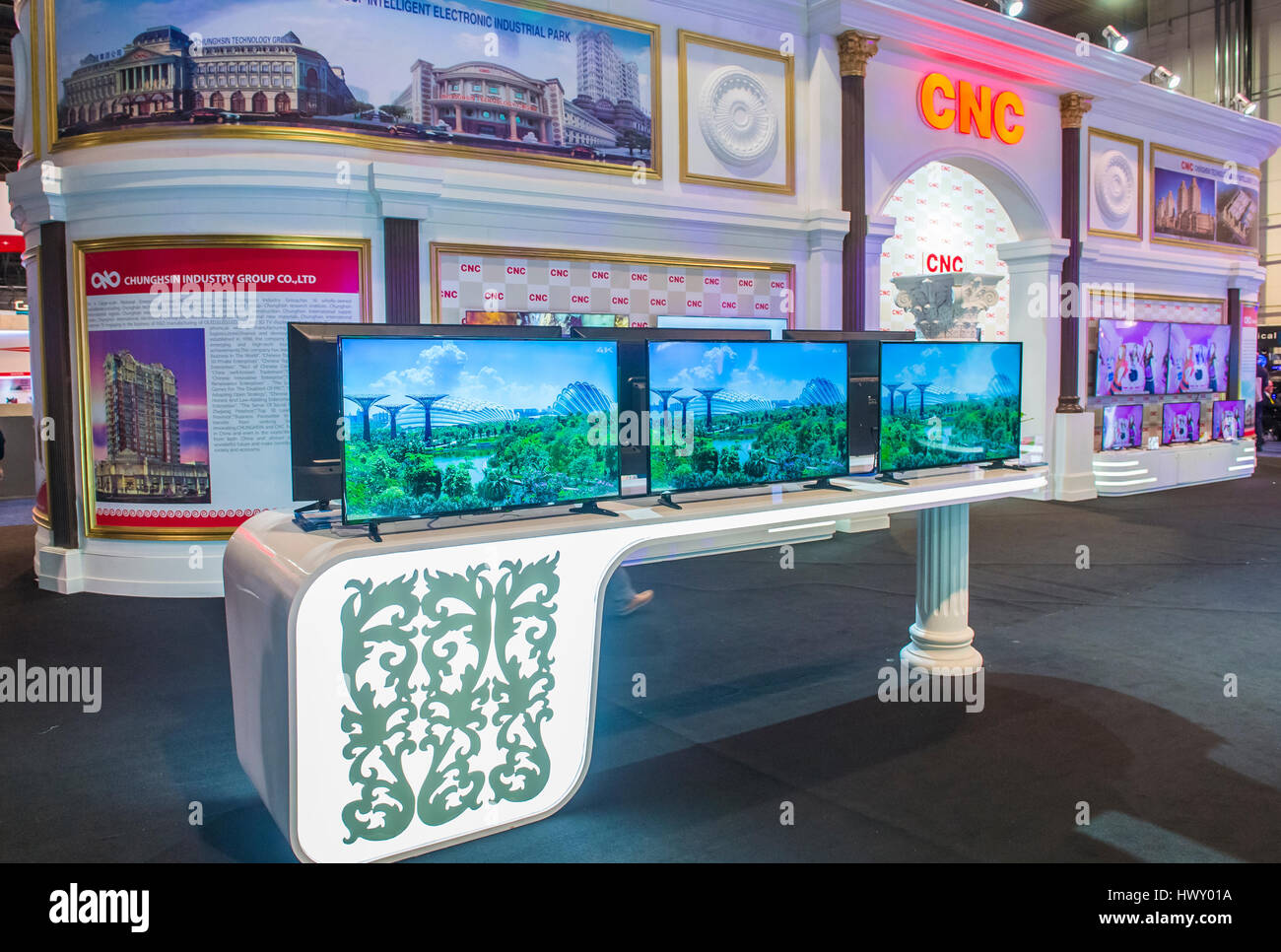 Gadget product hi-res stock photography and images - Alamy