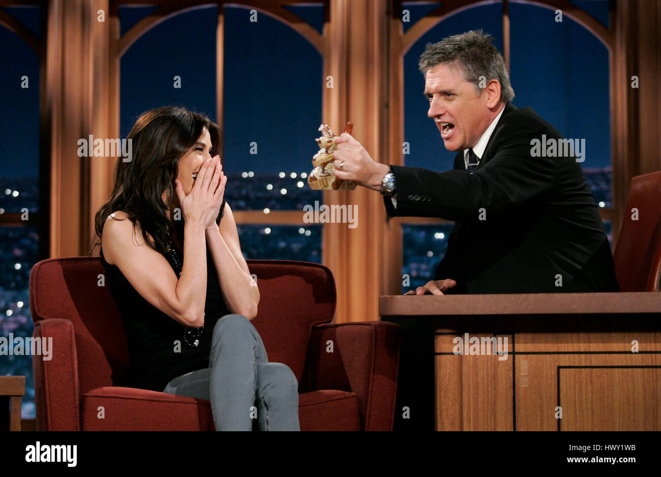 Actress Teri Hatcher, left, chats with host Craig Ferguson about her ...