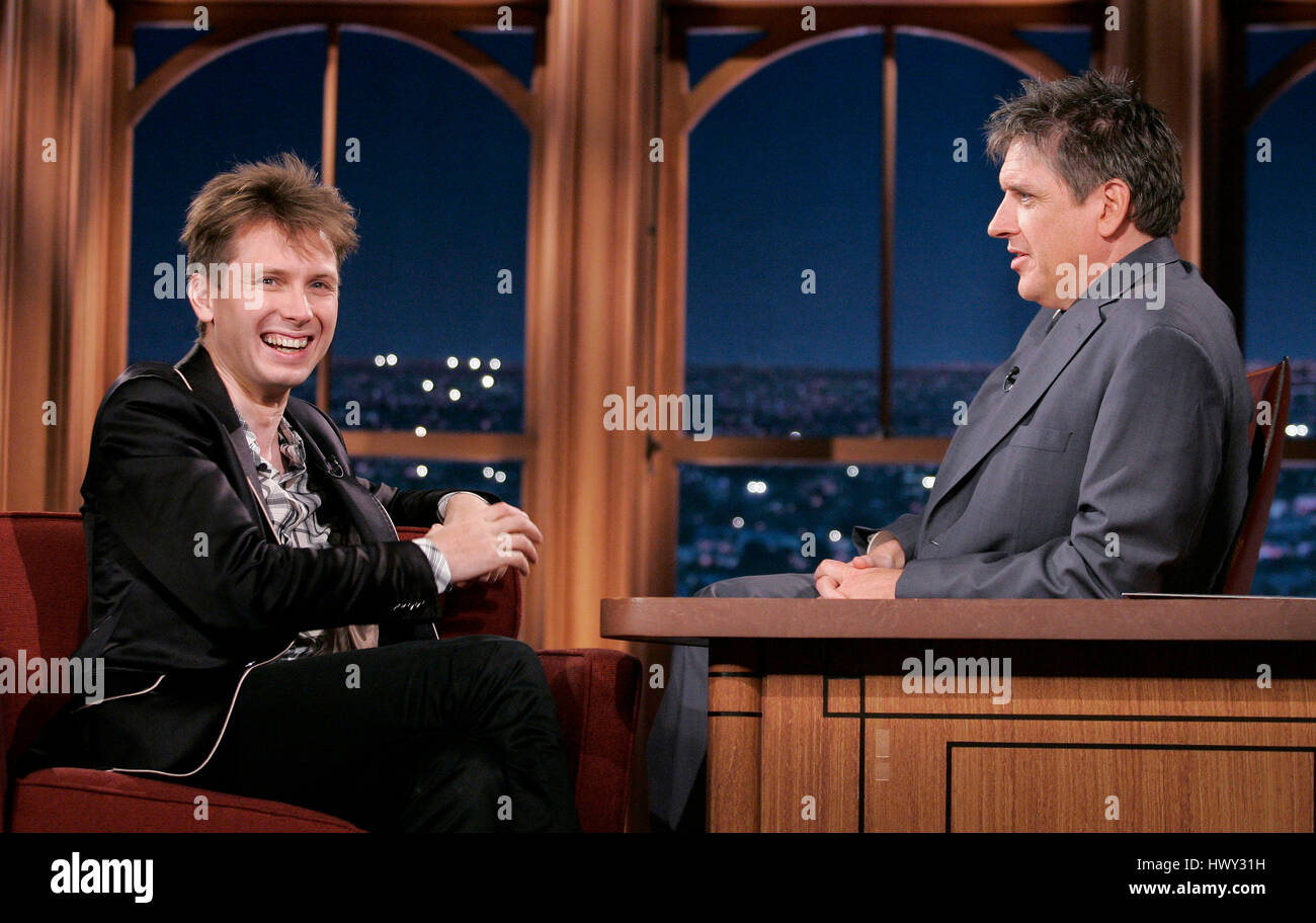 Alex Kapranos, left, of the musical group Franz Ferdinand, chats with ...