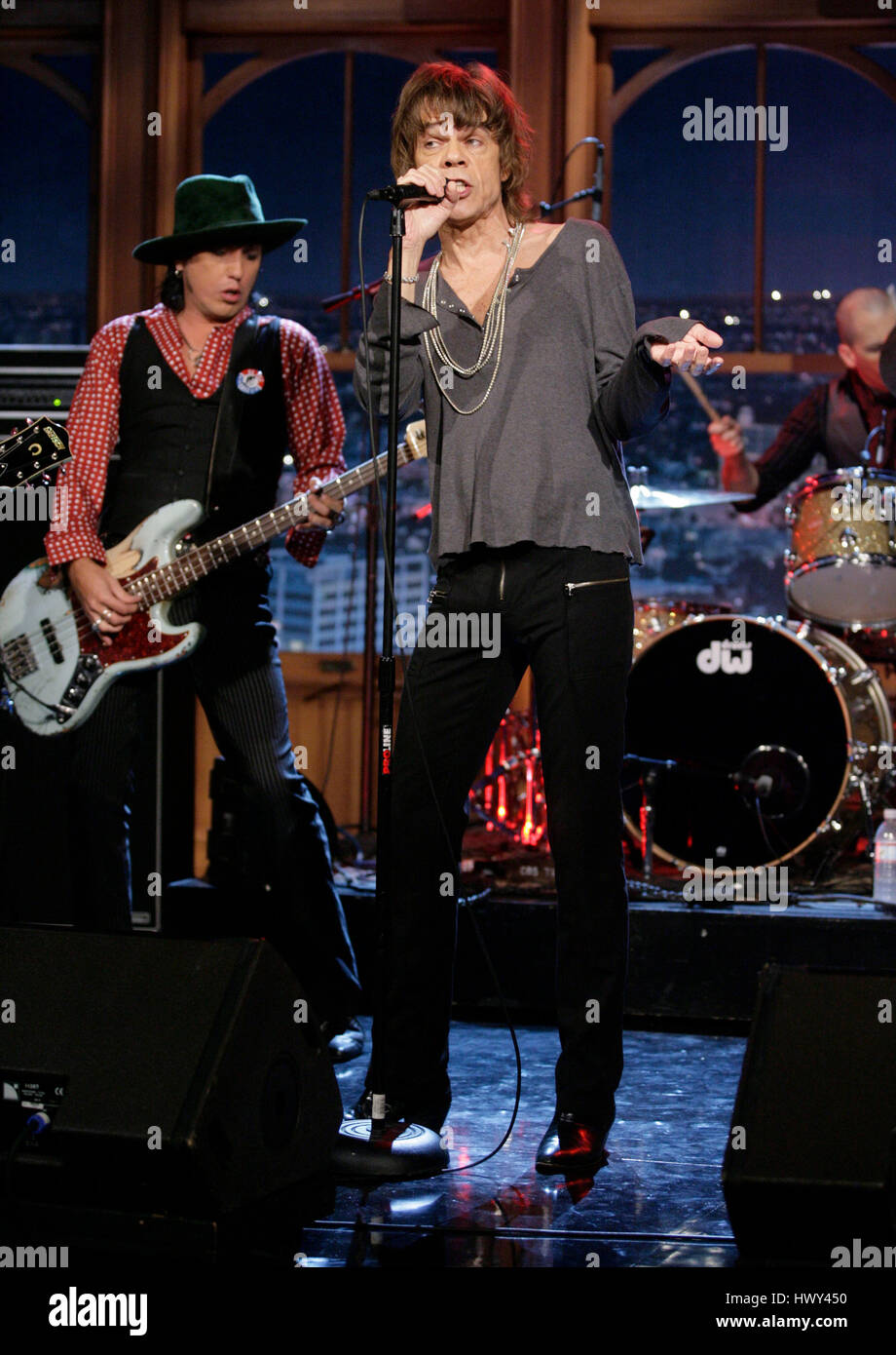 The band, 'New York Dolls' with David Johansen on lead vocals, Brian ...
