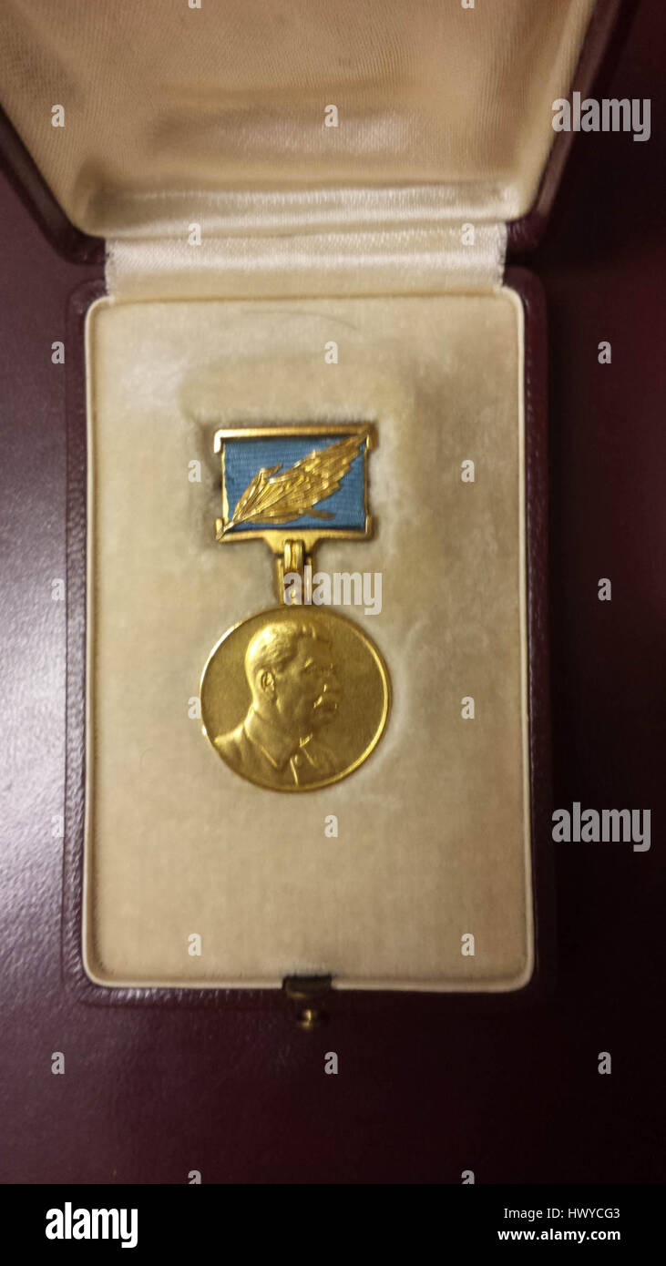 Cold war diplomacy artwork hi-res stock photography and images - Alamy