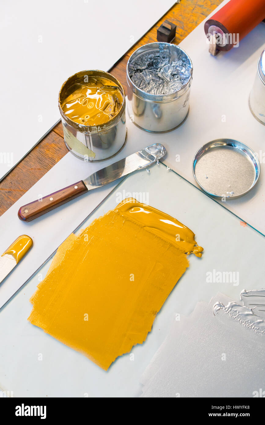 Oil based paint cans hi-res stock photography and images - Alamy