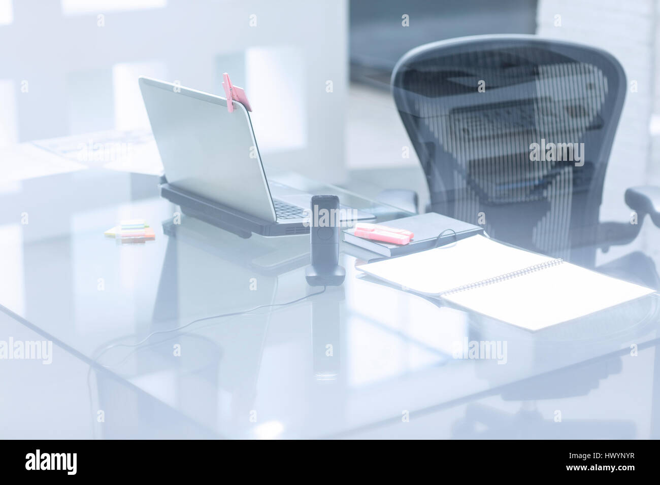 Empty office room Stock Photo - Alamy
