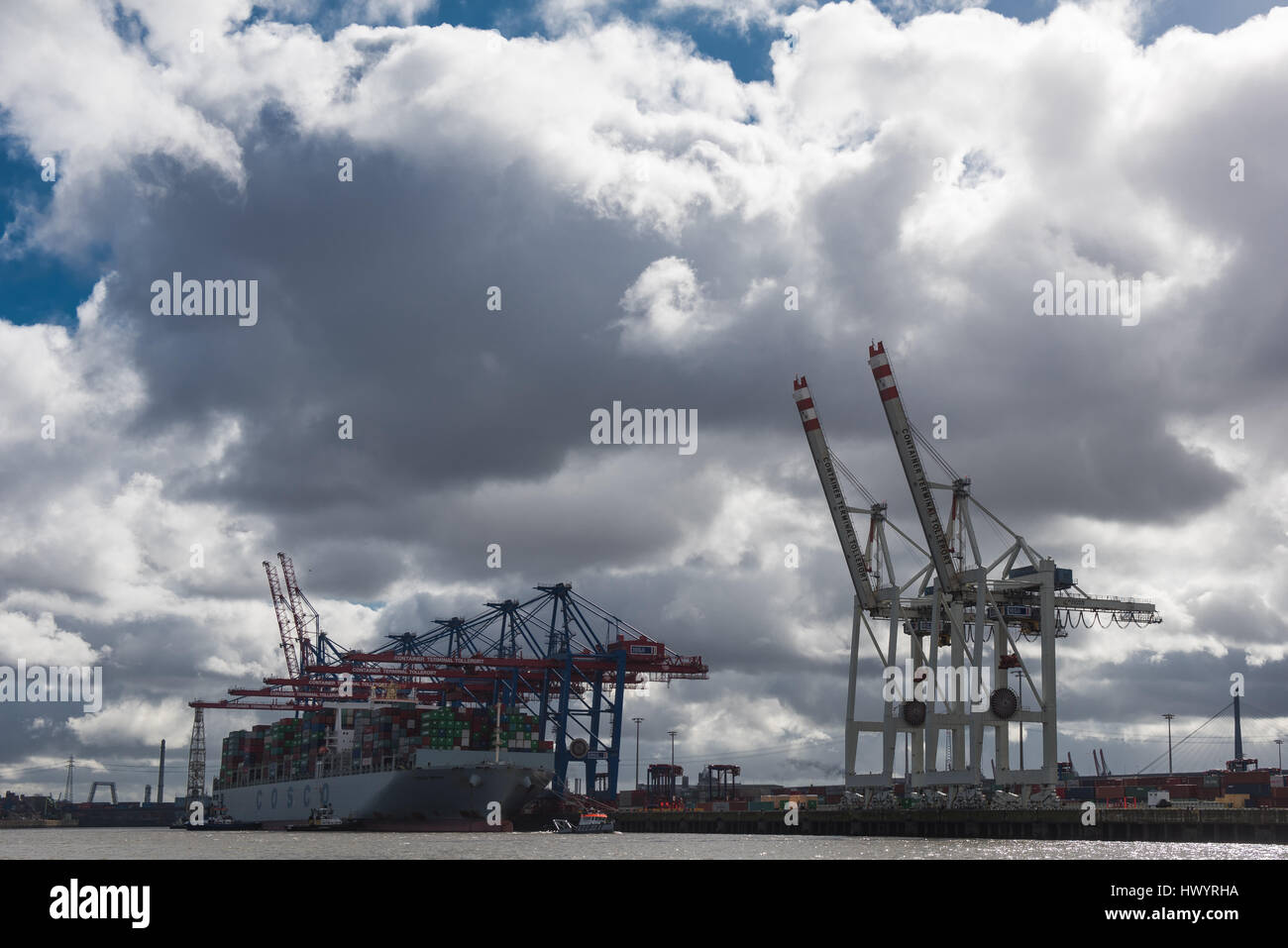Hamburger Hafen,harbour,port,rickmer rickmers,sailing,ship,container ...