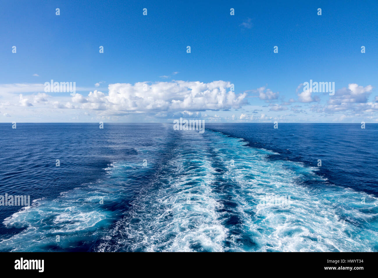 Wave wake blue water sky hi-res stock photography and images - Alamy