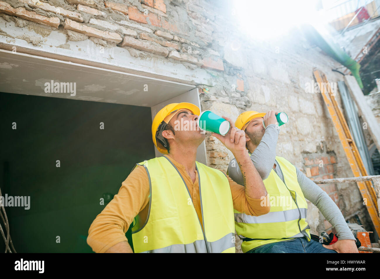 Construction workers on a beam hi-res stock photography and images - Alamy