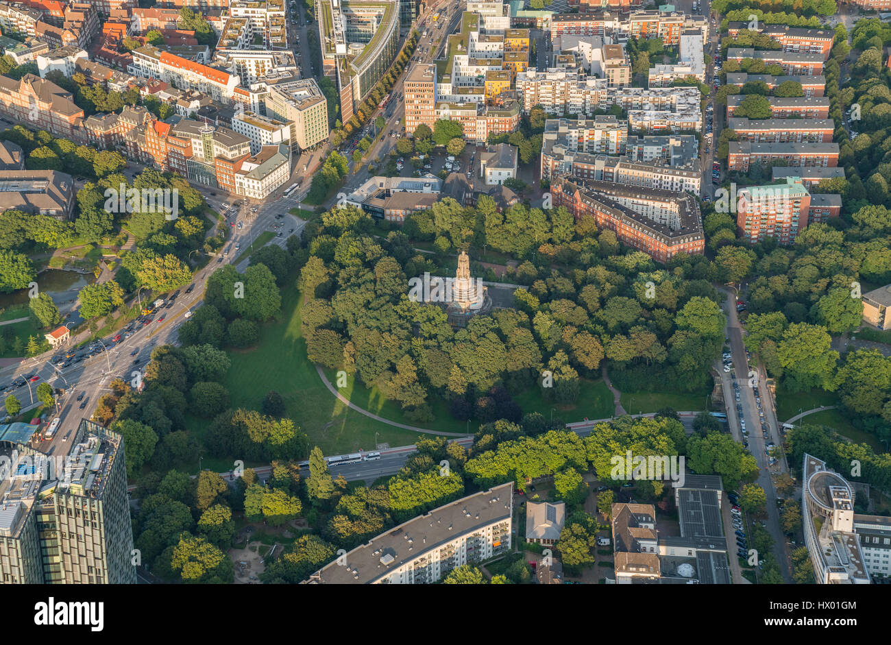 Germany, Hamburg, aerial view of Mitte with Alter Elbpark and Bismarck ...