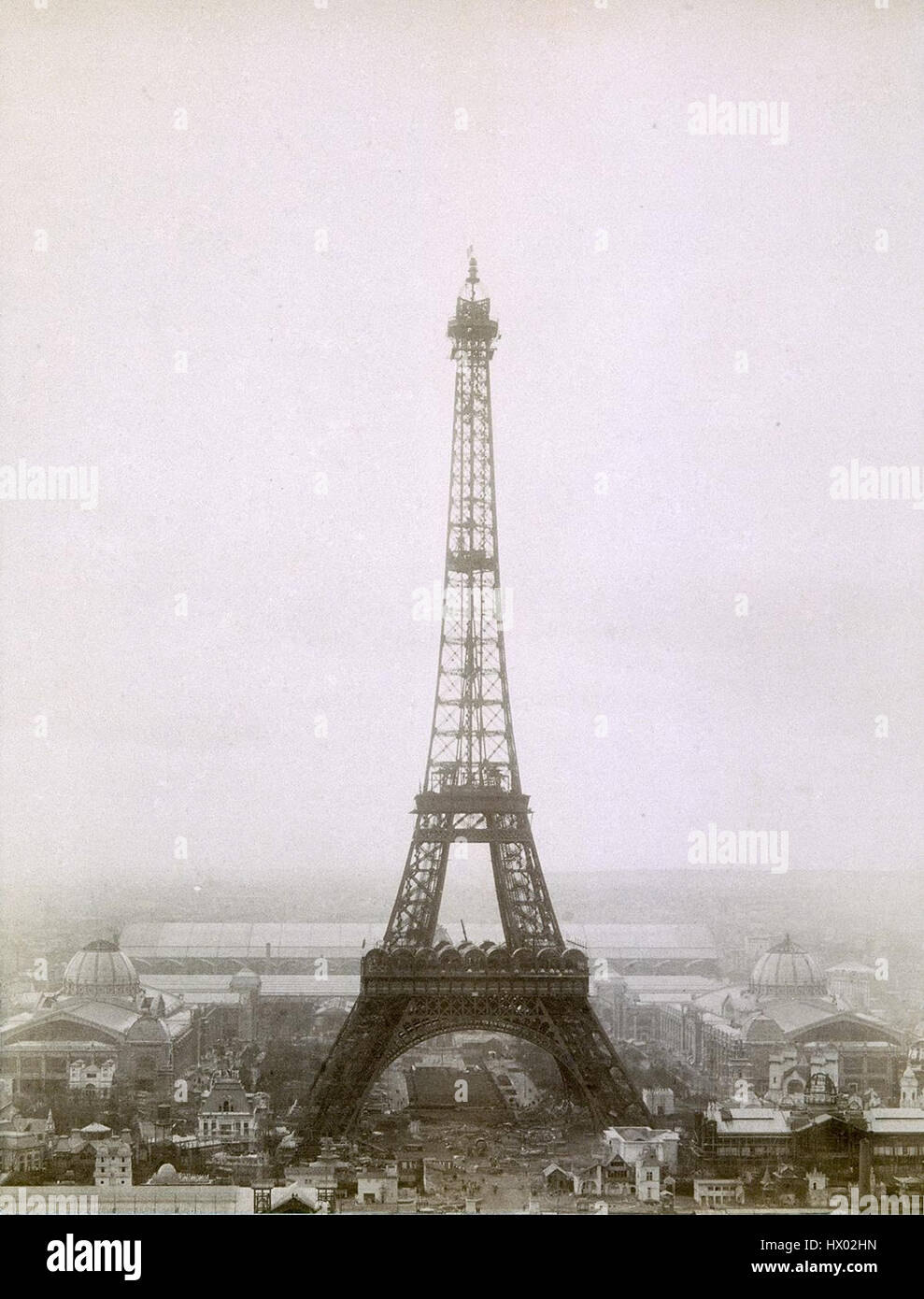Eiffel Tower 1889 Abril 2 Stock Photo - Alamy