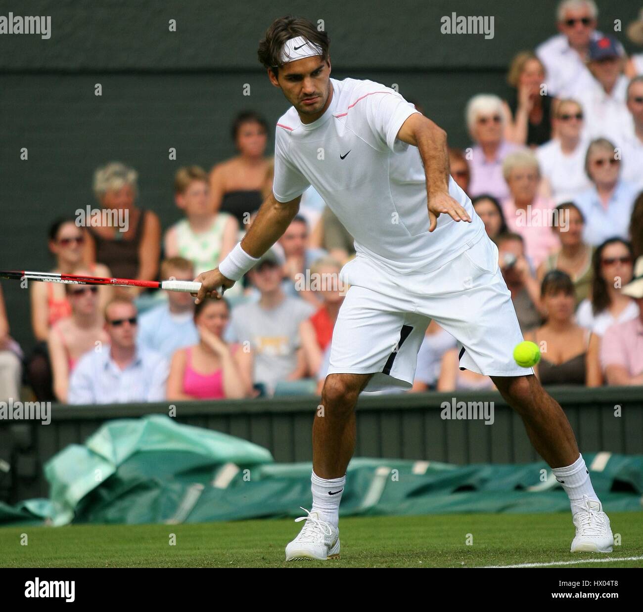 ROGER FEDERER SWITZERLAND WIMBLEDON SW19 LONDON ENGLAND 28 June 2006 ...