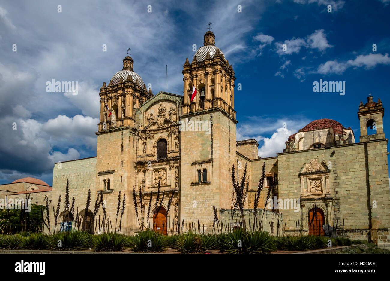 Catholic church oaxaca hi-res stock photography and images - Alamy