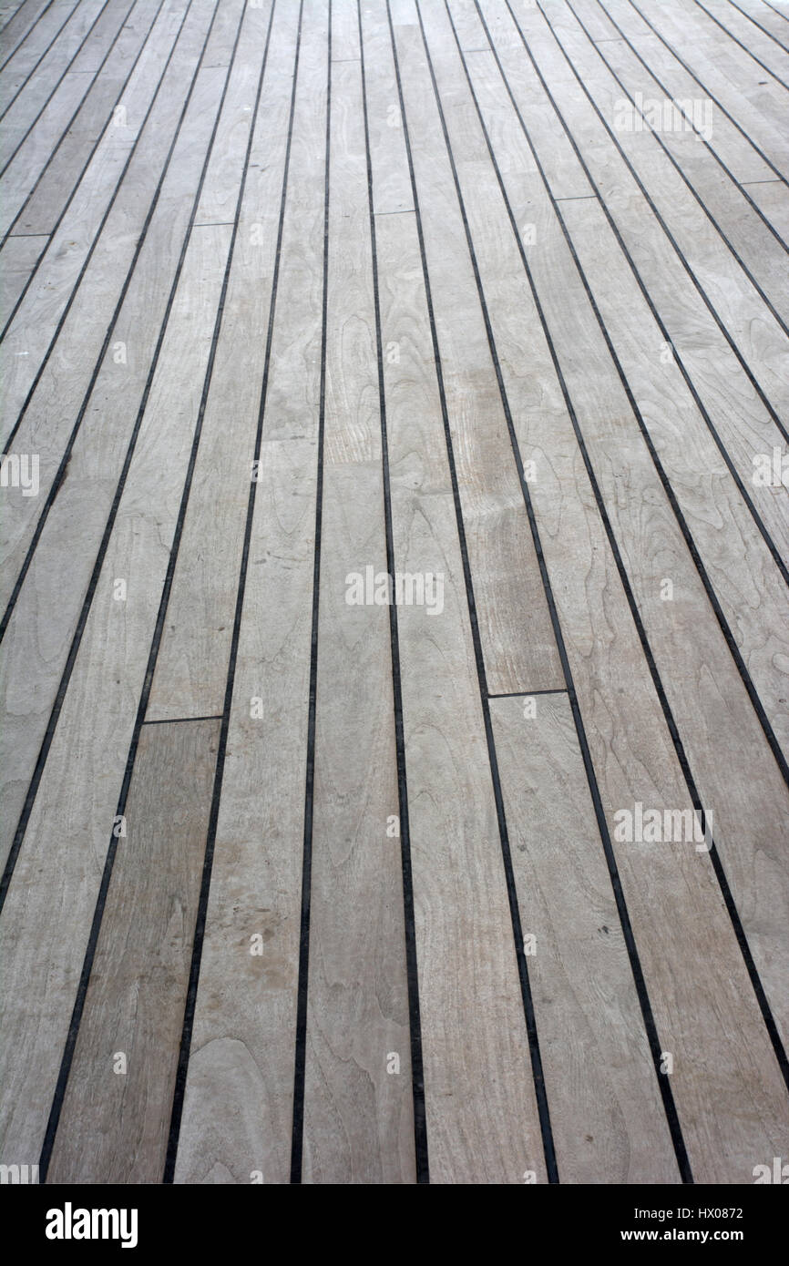 Decking timber hi-res stock photography and images - Alamy