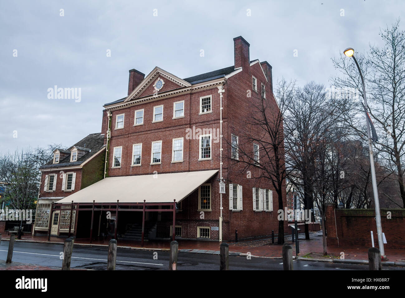 City tavern philadelphia hi-res stock photography and images - Alamy