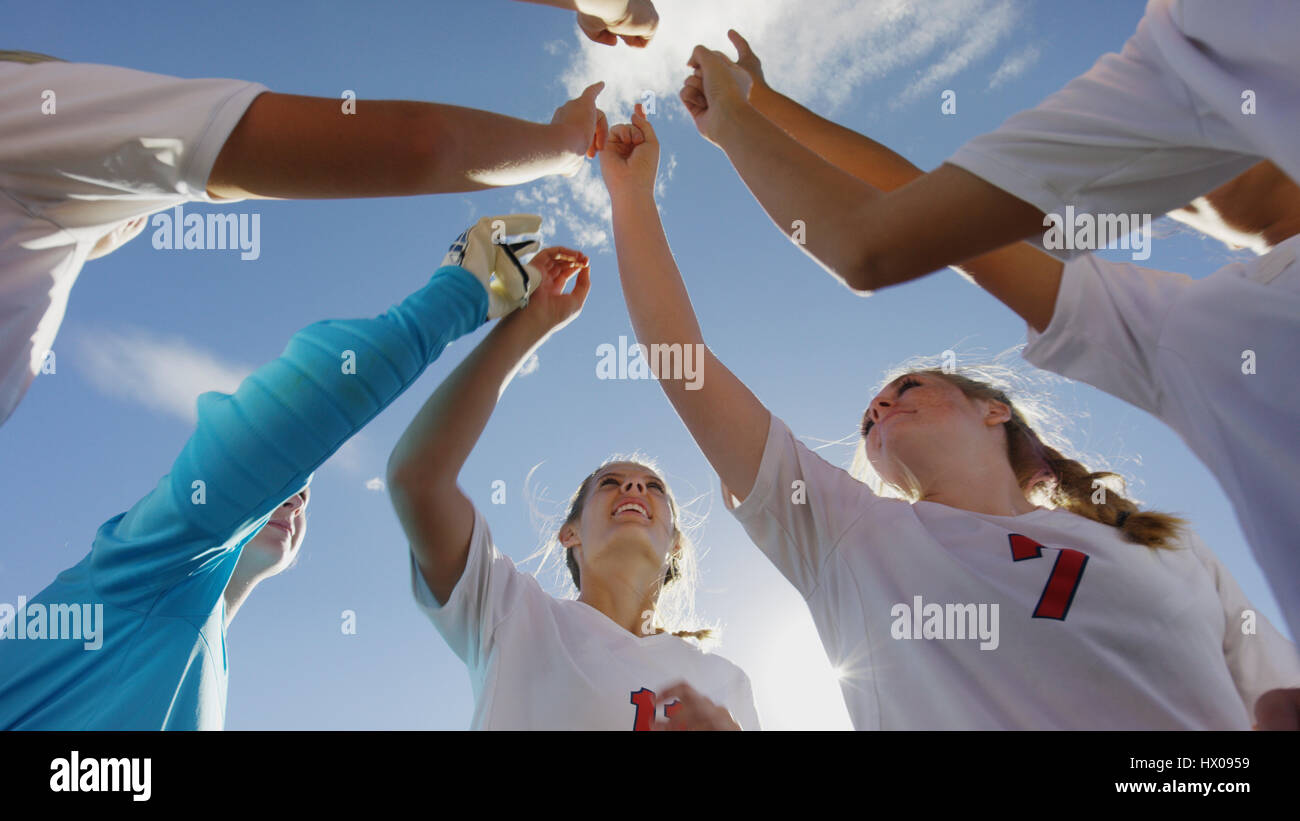 Team players cheering hi-res stock photography and images - Alamy