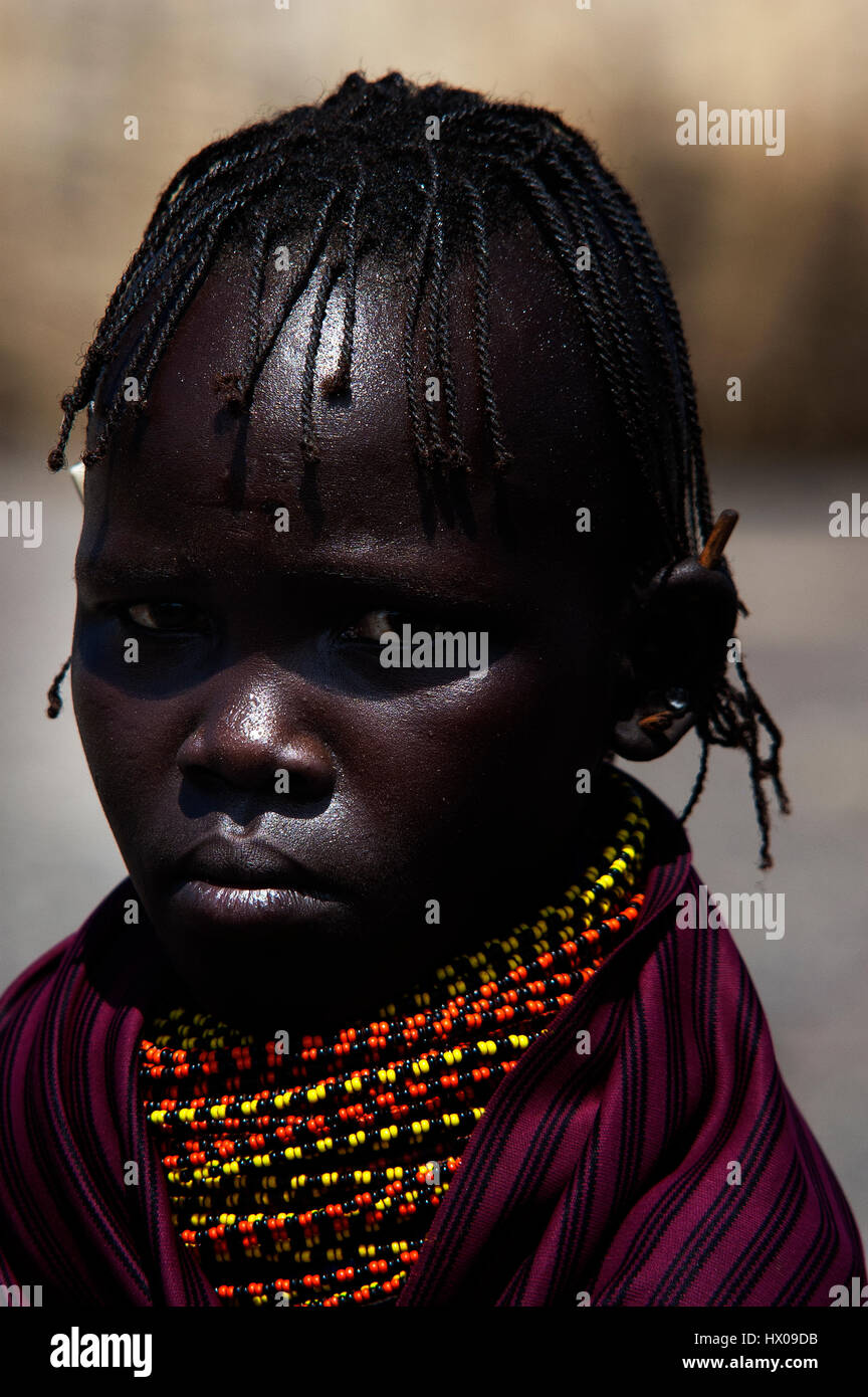 El Molo girl, this is the smallest african tribe with around 150 ...