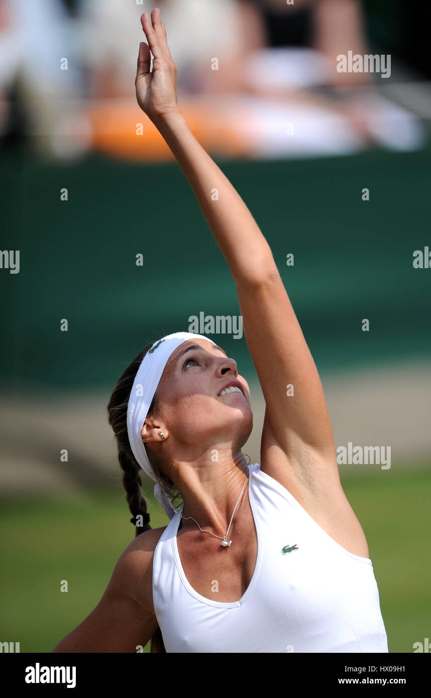 GISELA DULKO ARGENTINA WIMBLEDON LONDON ENGLAND 26 June 2009 Stock ...