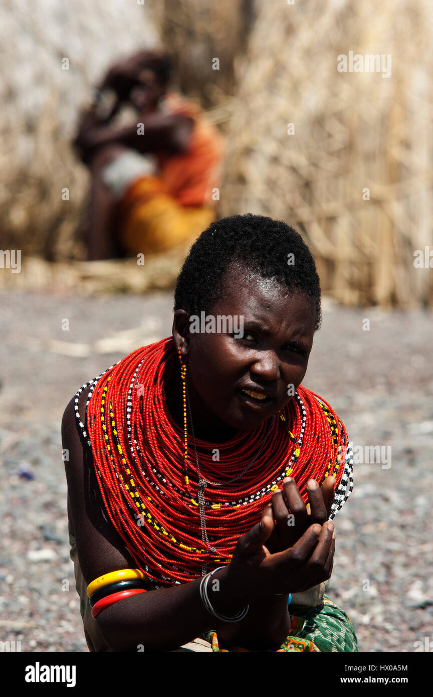El Molo woman, this is the smallest african tribe with around 150 ...