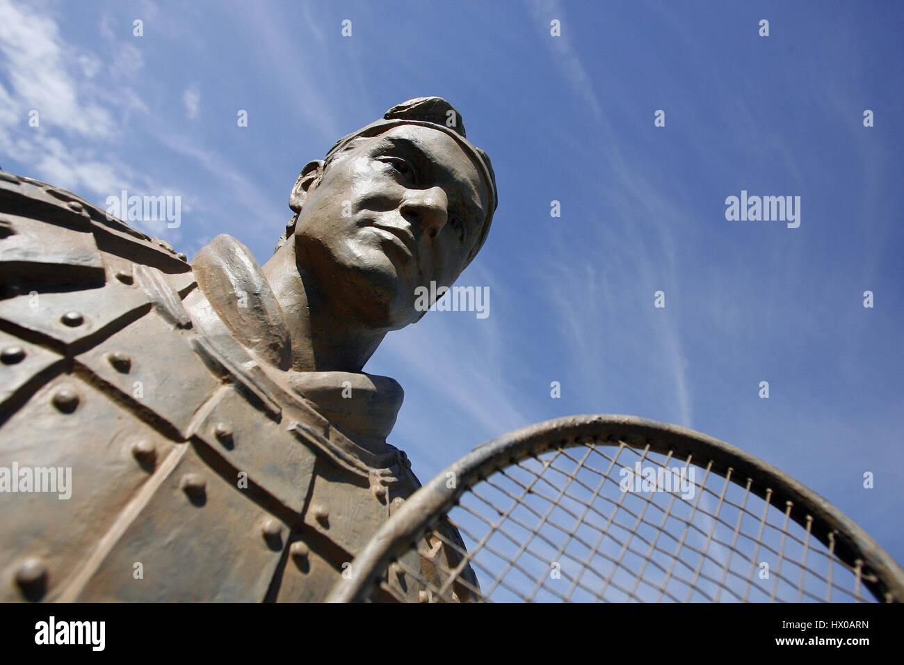ROGER FEDERER STATUE WIMBLEDON CHAMPIONSHIP 2008 WIMBLEDON WIMBLEDON ...
